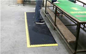 rubber anti-fatigue mat with interlocking