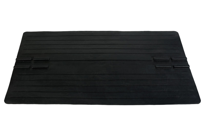 Rubber pigsty farrowing pen mat